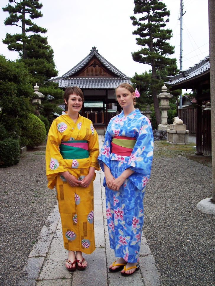 Yukata Wearing 4 by PeaceDisturber on DeviantArt