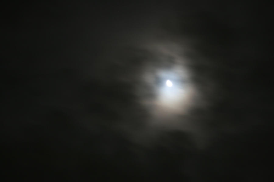 running moon by n0s-zero on DeviantArt