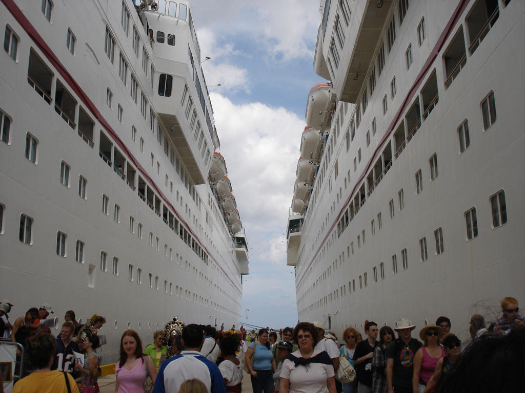 cruise ships by grubygrub on DeviantArt