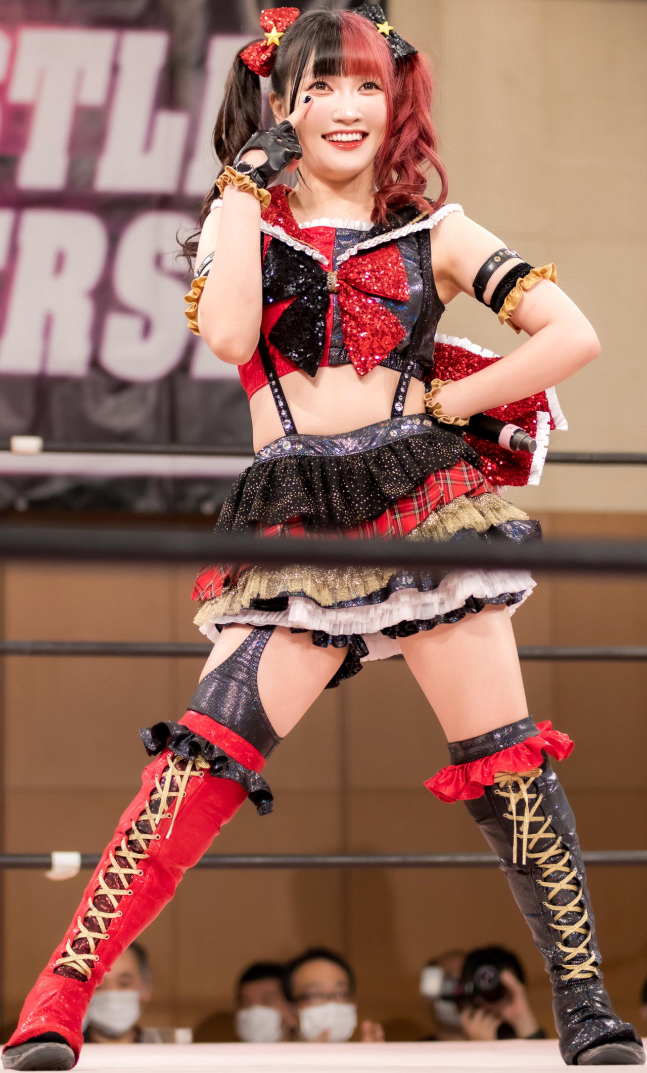 Maki Itoh Doing A Sexy Pose On Saturday By Dragonmatt600 On Deviantart
