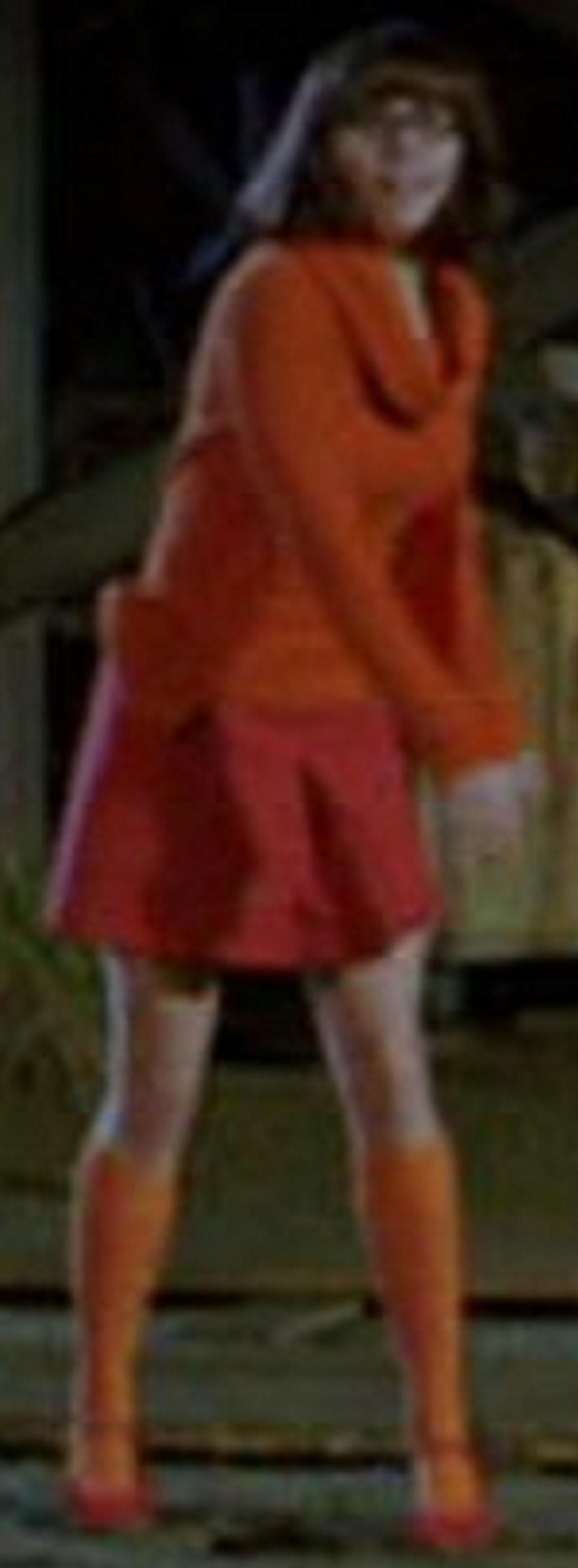 Linda Cardellini As The Beautiful And Sexy Velma 1 By Dragonmatt600 On Deviantart