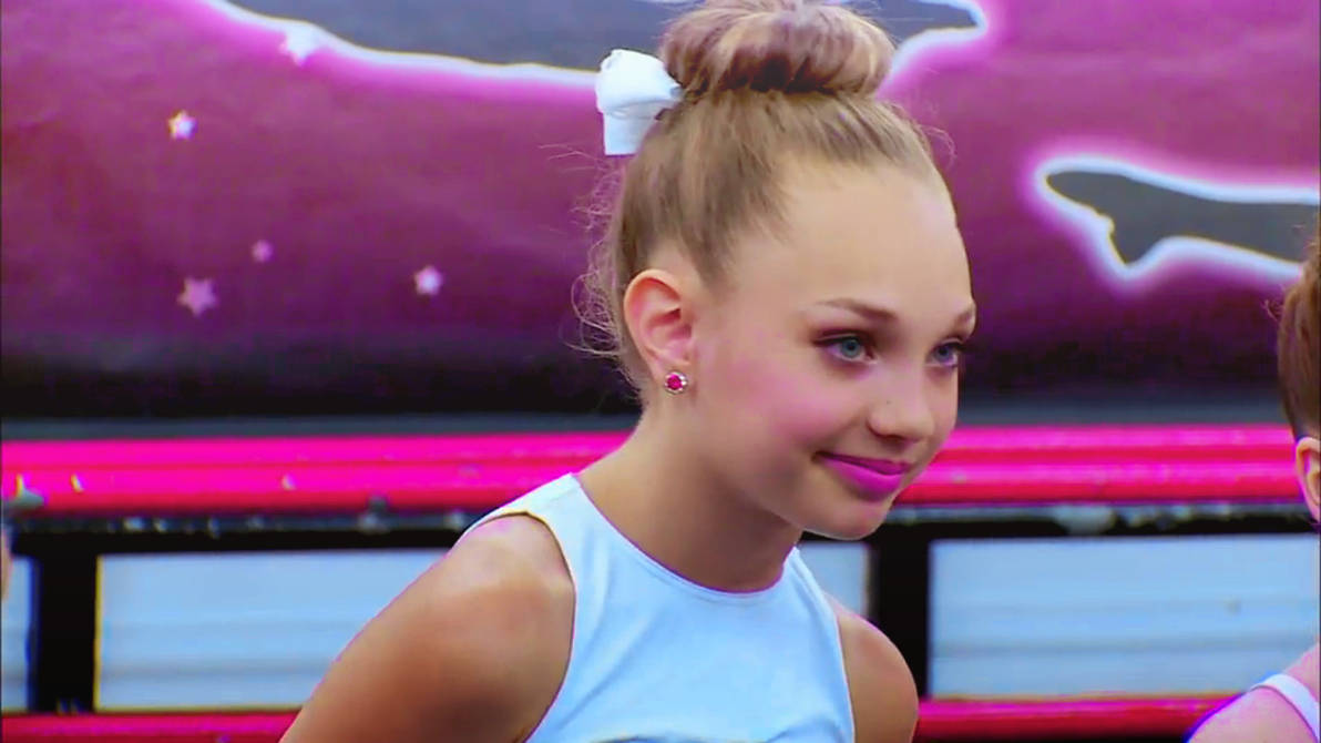 Maddie Ziegler Pyramid psd by dmgirrls on DeviantArt