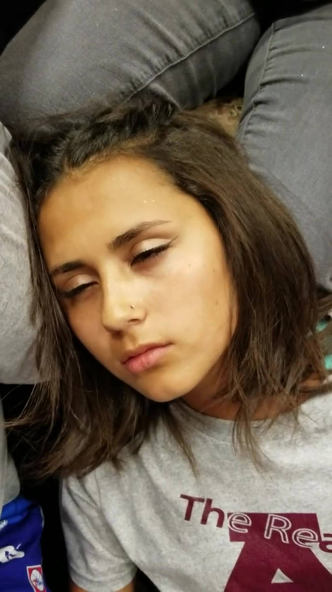 Unknown brunette girl hypnotized eye flutter by HypnoRaven on DeviantArt