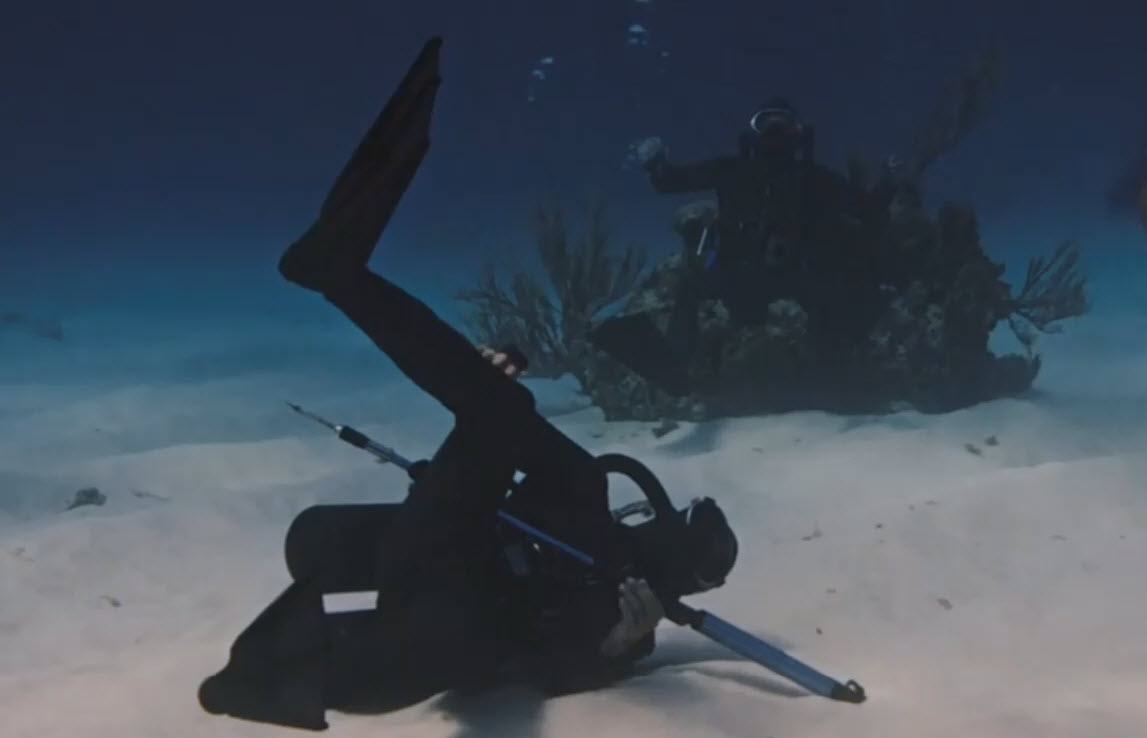 Deadly underwater battle 3 by Thunderball65 on DeviantArt