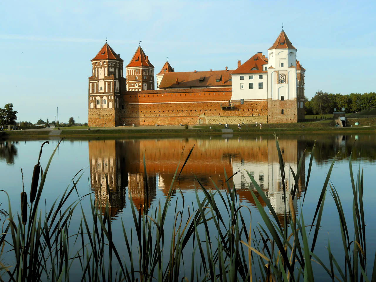 Chateau de mir en Bielorussie by yltac on DeviantArt