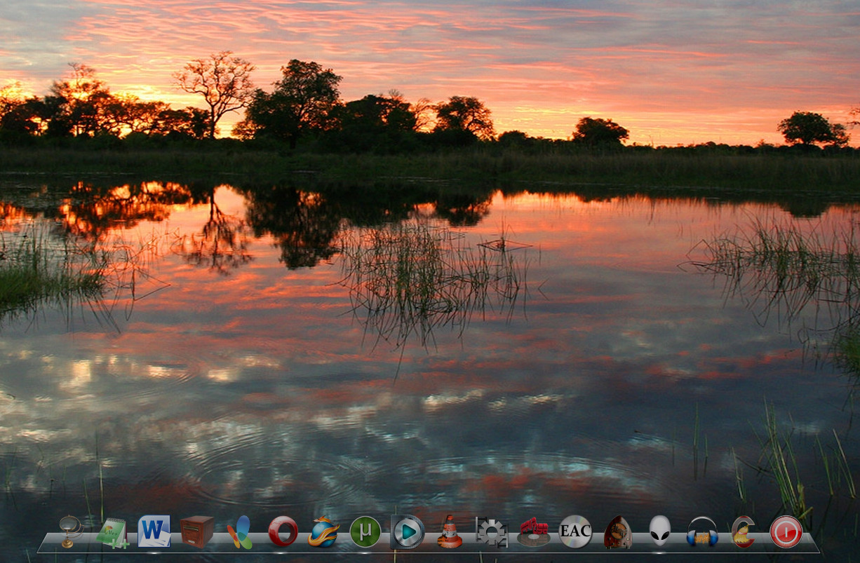 RainmetDock for Rainmeter by Aquaeroman on DeviantArt