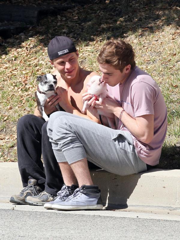 Kevin Schmidt And Kendall Schmidt
