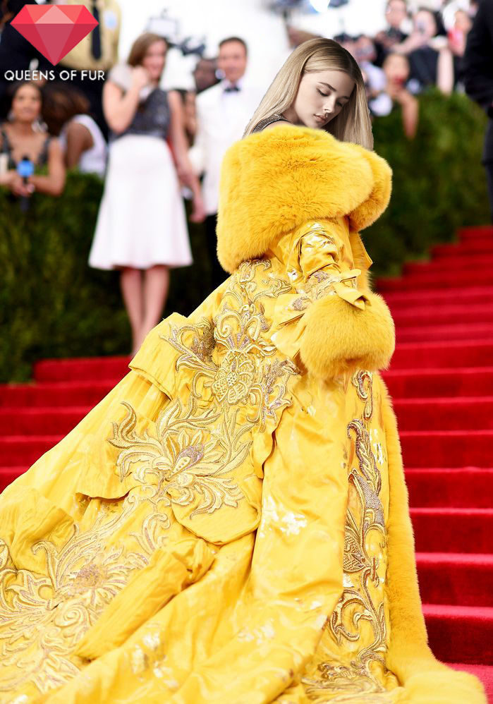 Chloe Moretz in dyed yellow fox fur coat by Queens-Of-Fur on DeviantArt