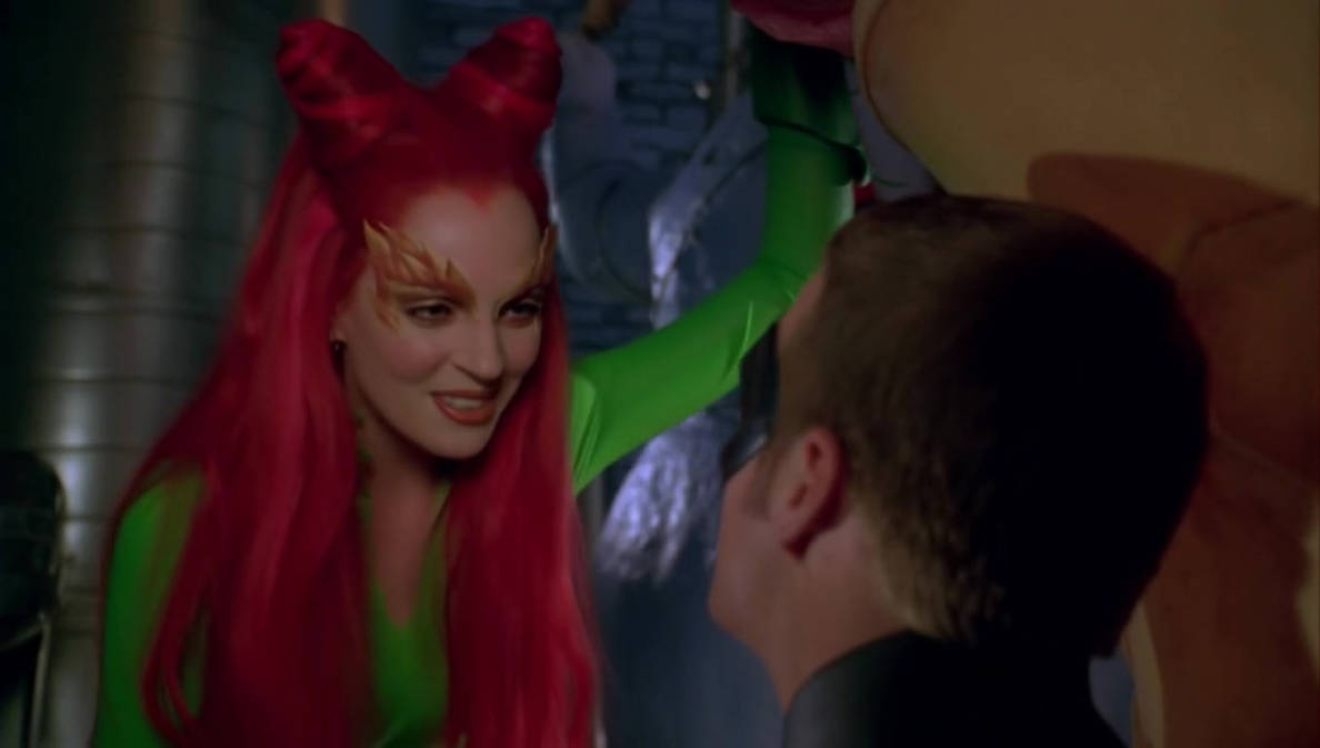 Poison Ivy Kiss Robin (Polly Want A Kiss Alt 1) by Ivysgaurd777 on ...