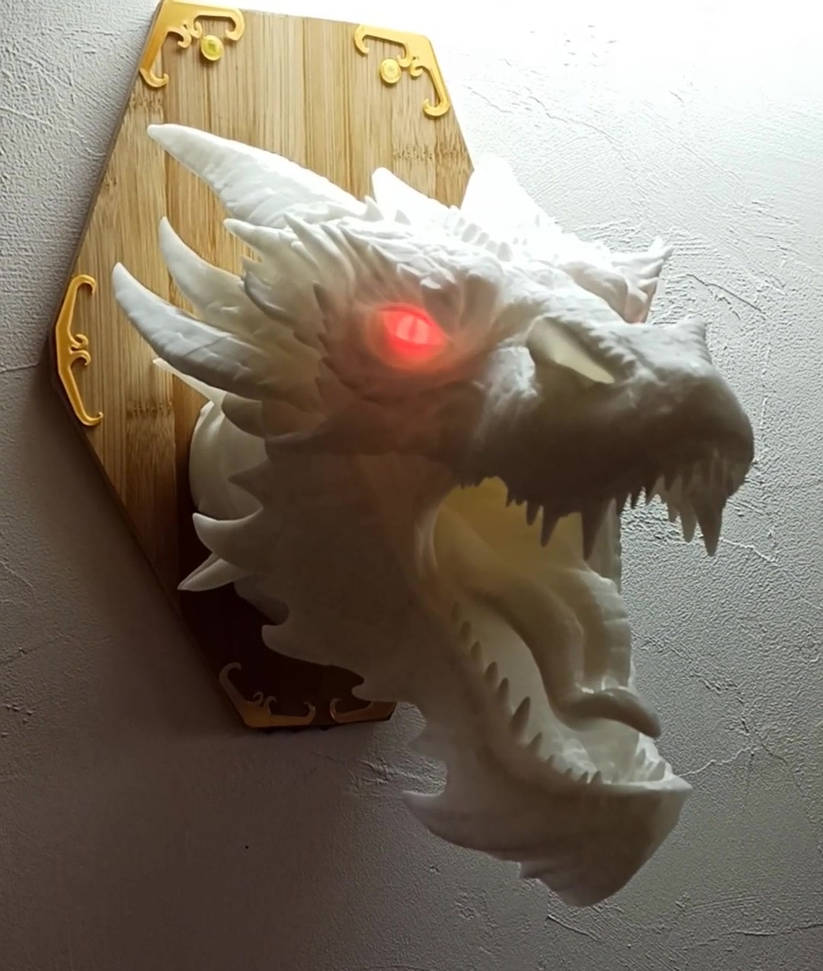 Smaug final, moving eyes by Itsmil on DeviantArt