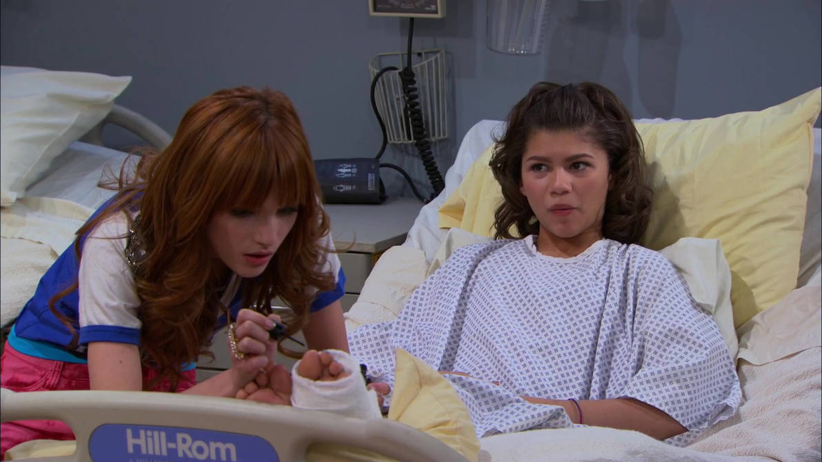 [GIF] Zendaya: Hospital Bed Pedi (1 / 2) by Nintendorkly on DeviantArt