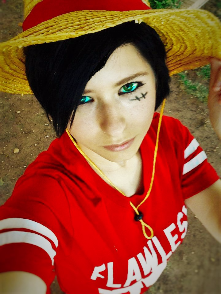Female Luffy by EdwardElric28 on DeviantArt