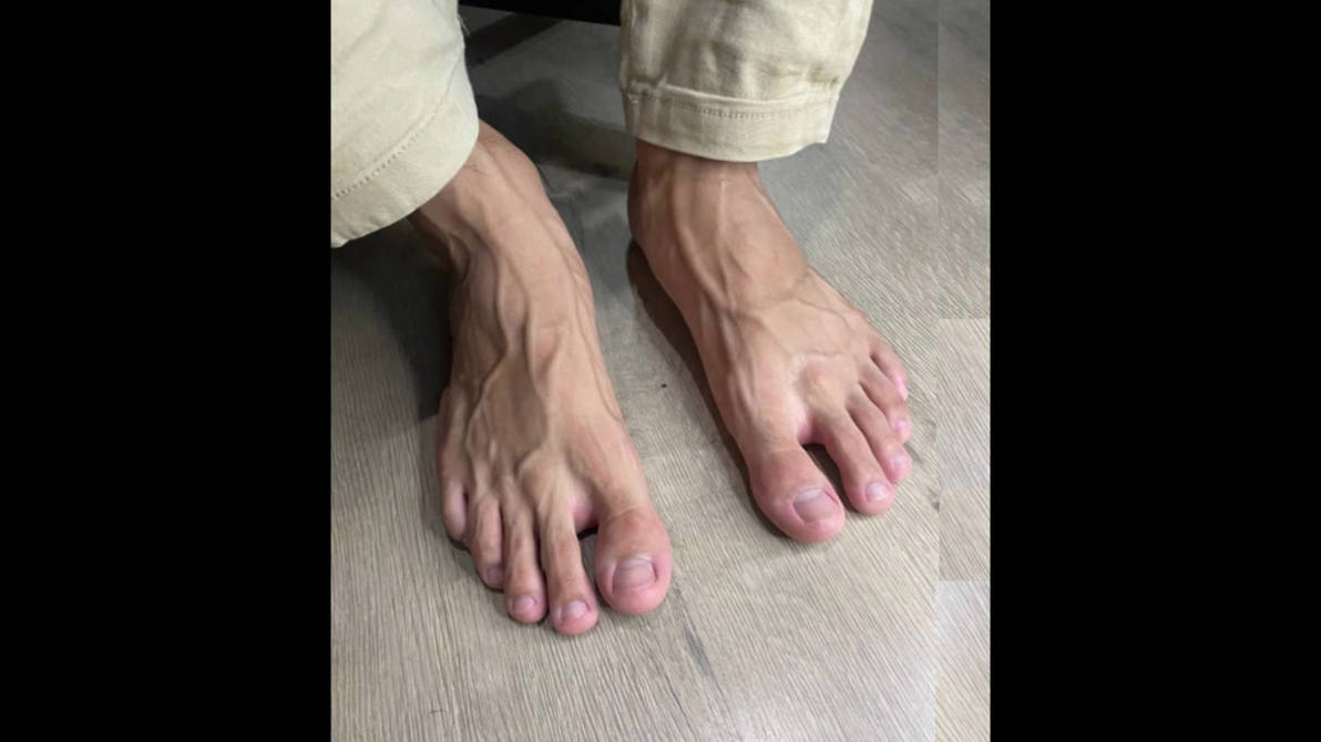 Big Hairy Feet TF (animation) by DevolveMe on DeviantArt