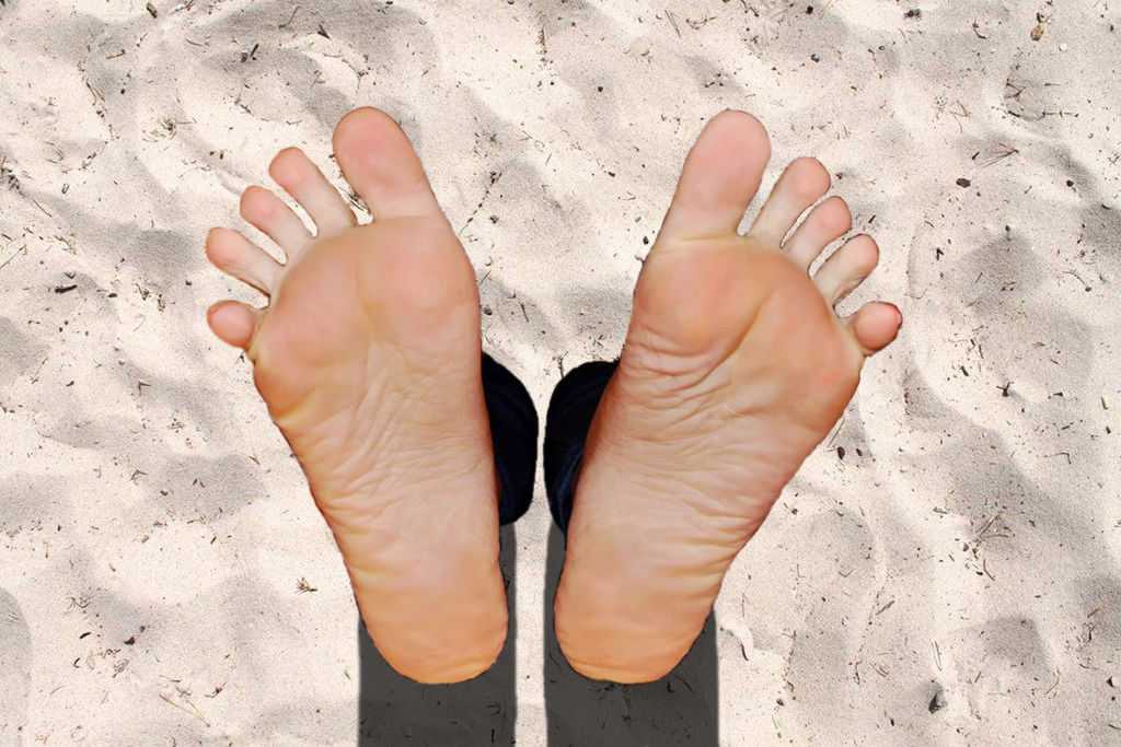 Danielle Headfirst in the Sand by MLGDoe on DeviantArt