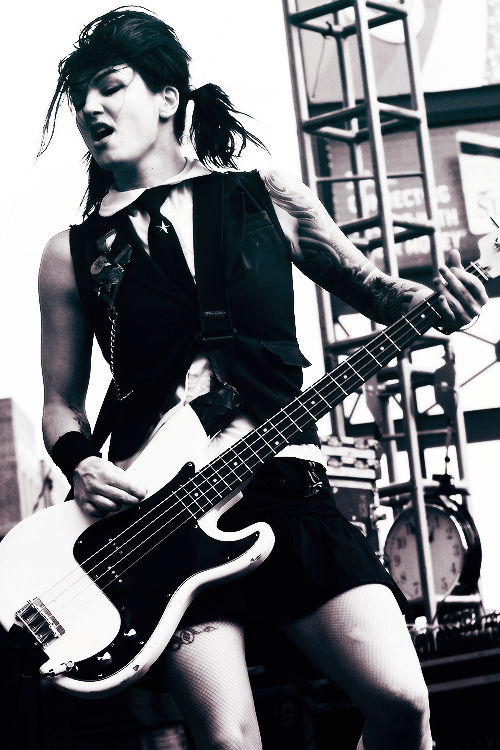 Black and White PSD (ballato) by z-lyn on DeviantArt