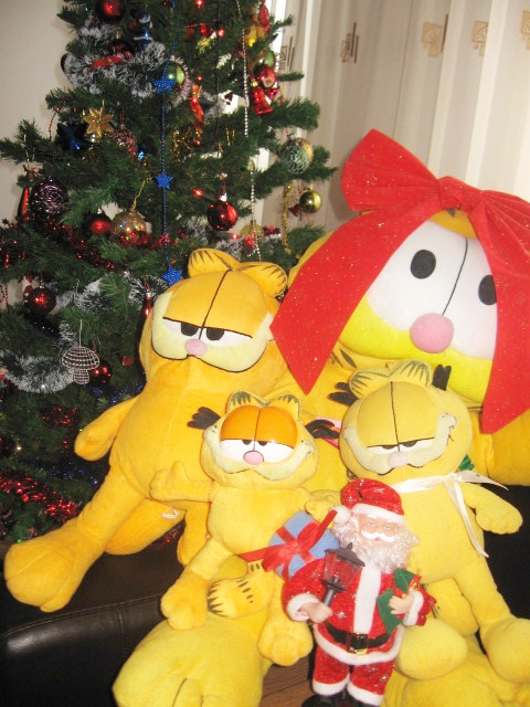 Merry Christmas from Garfield by GarfieldAndFriends on DeviantArt