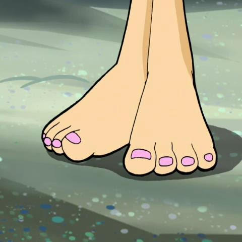 Sapphire wiggling her toes by CartoonGirlsFeet2 on DeviantArt