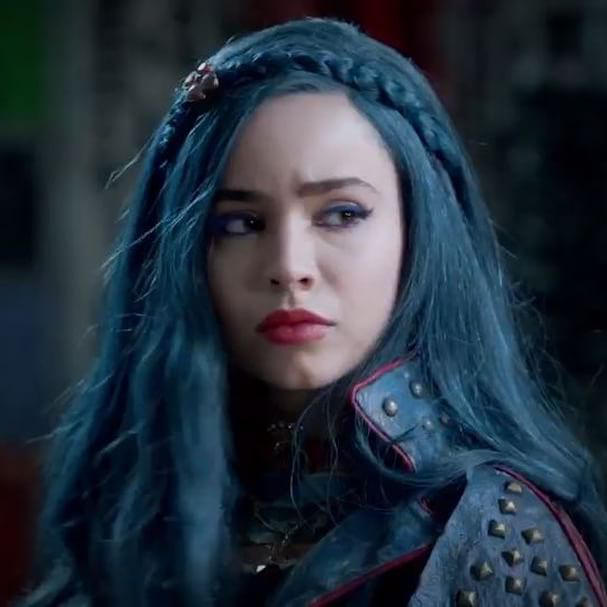 Evie Chilling into Death Battle like a Villain by Wongkahei on DeviantArt