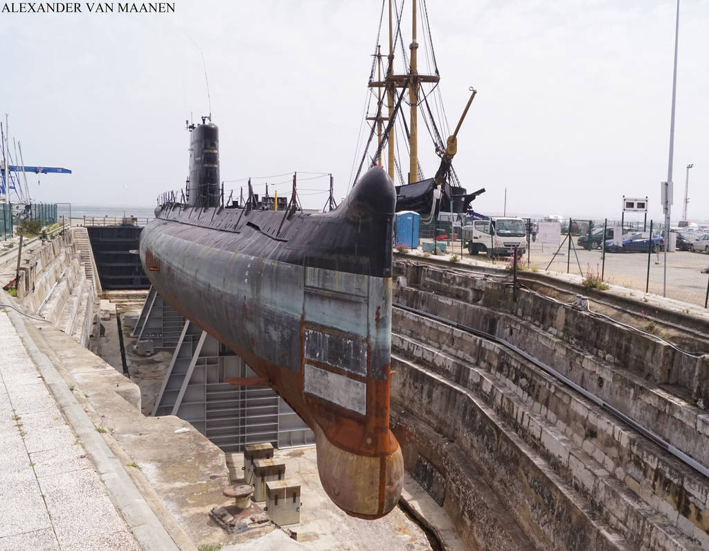WARSHIPSRESEARCH: Portuguese diesel electric submarine NRP Barracuda ...