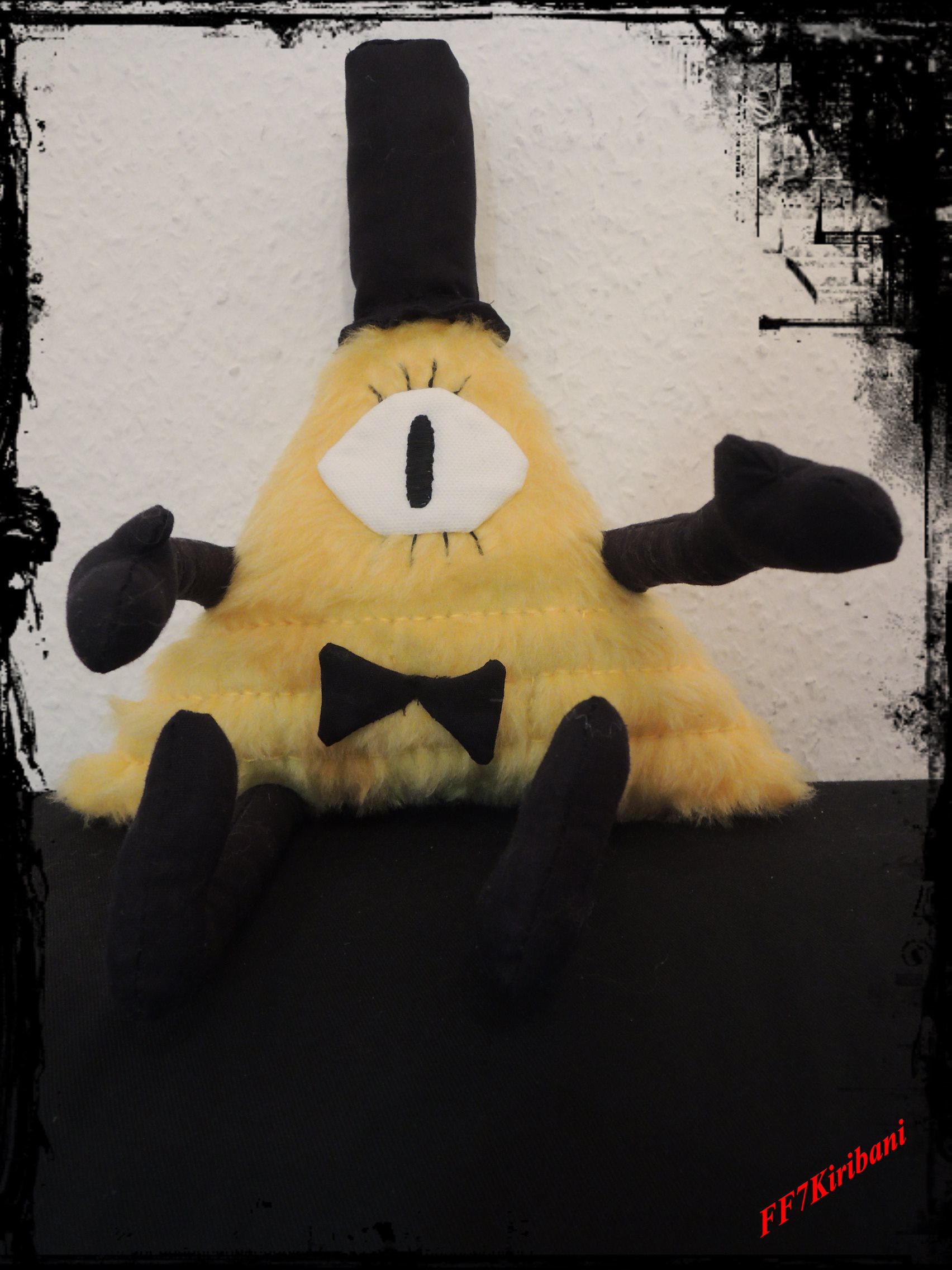 Bill cipher plush - centrezik