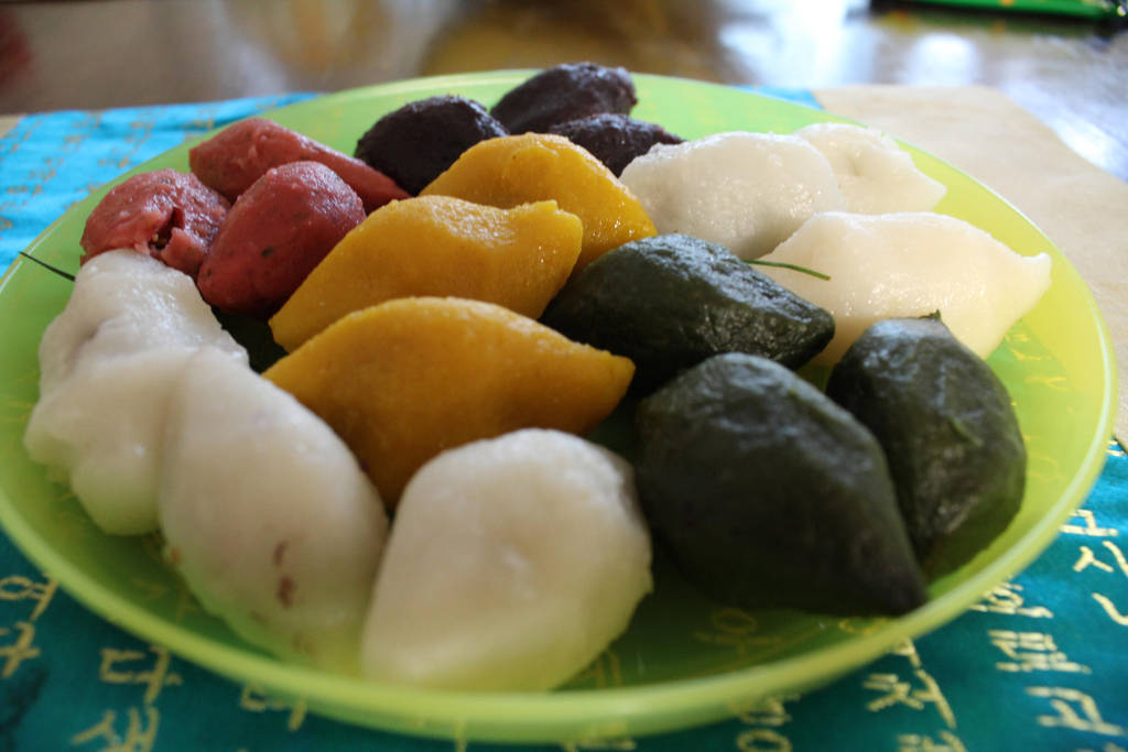 Chuseok Songpyeon by JeanneABeck on DeviantArt